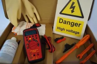 Hybrid Electric Vehicle Service Safety Tool Kit | Warwick Test Supplies